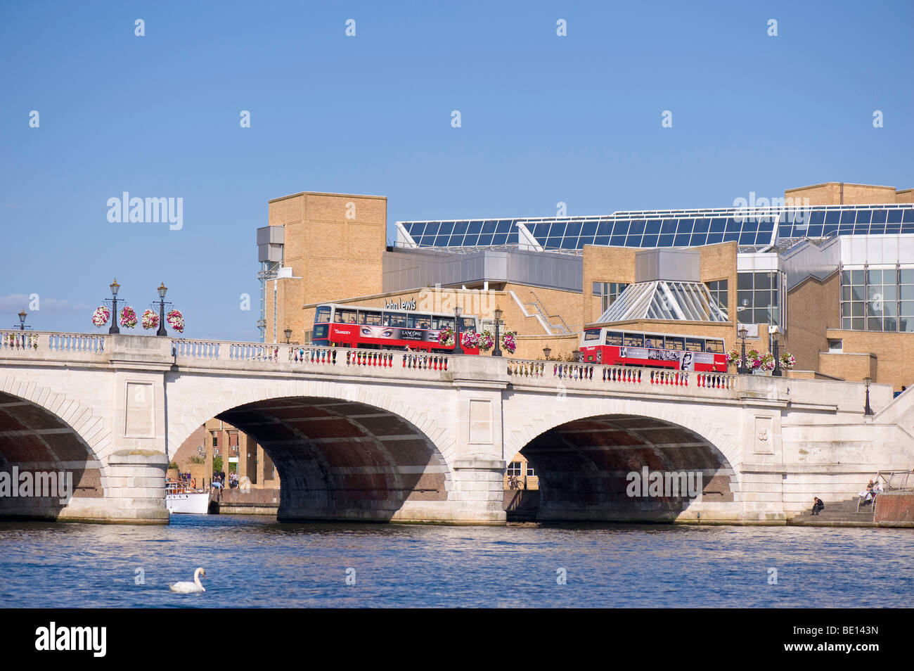 Surrey bridge hi-res stock photography and images - Alamy