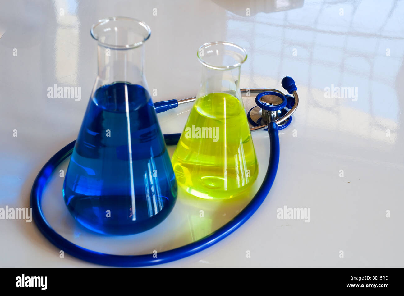 Laboratory equipment hi-res stock photography and images - Alamy