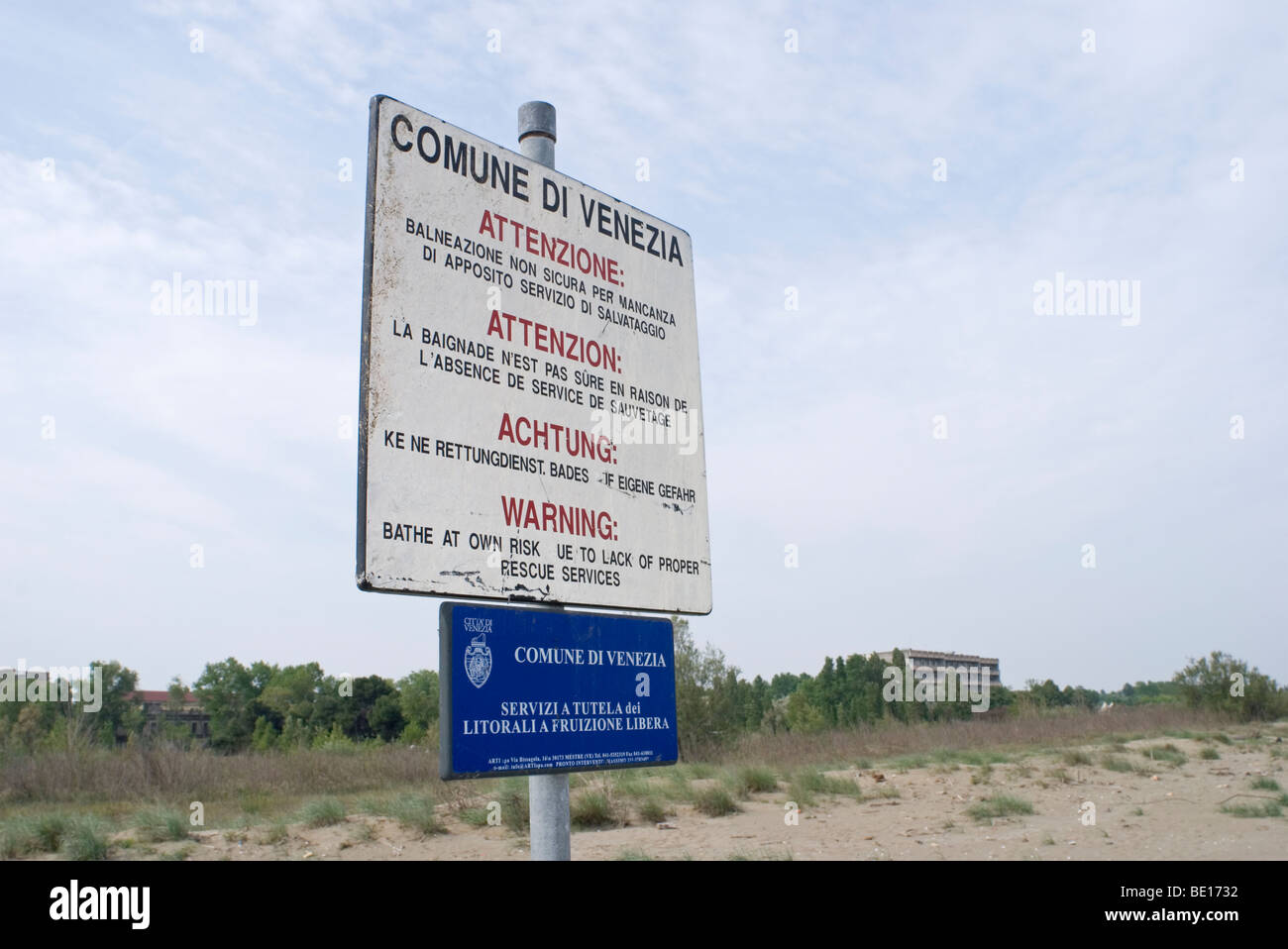 Multi lingual warning sign hi-res stock photography and images - Alamy