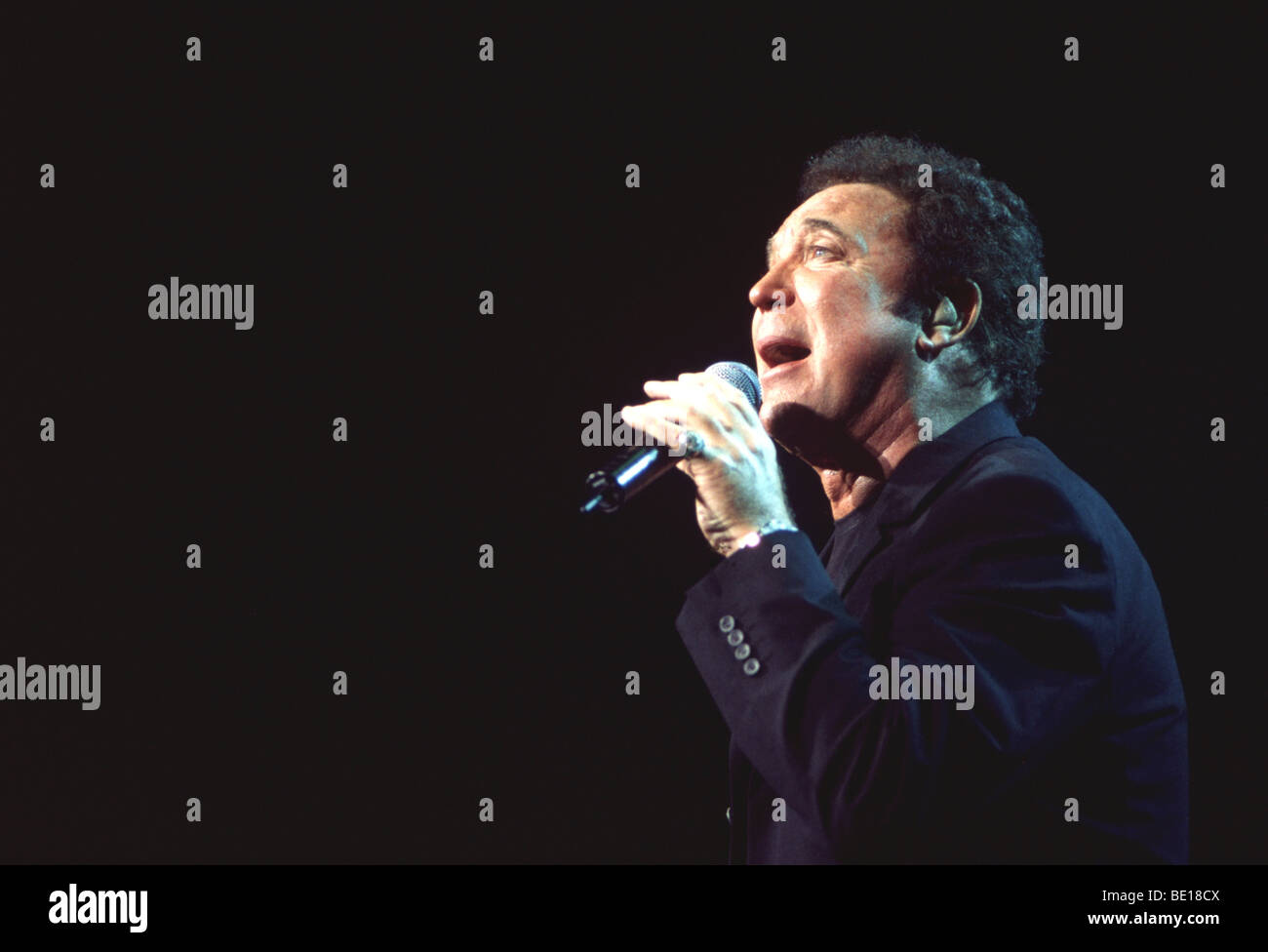 TOM JONES - Welsh pop singer about 1998 Stock Photo - Alamy