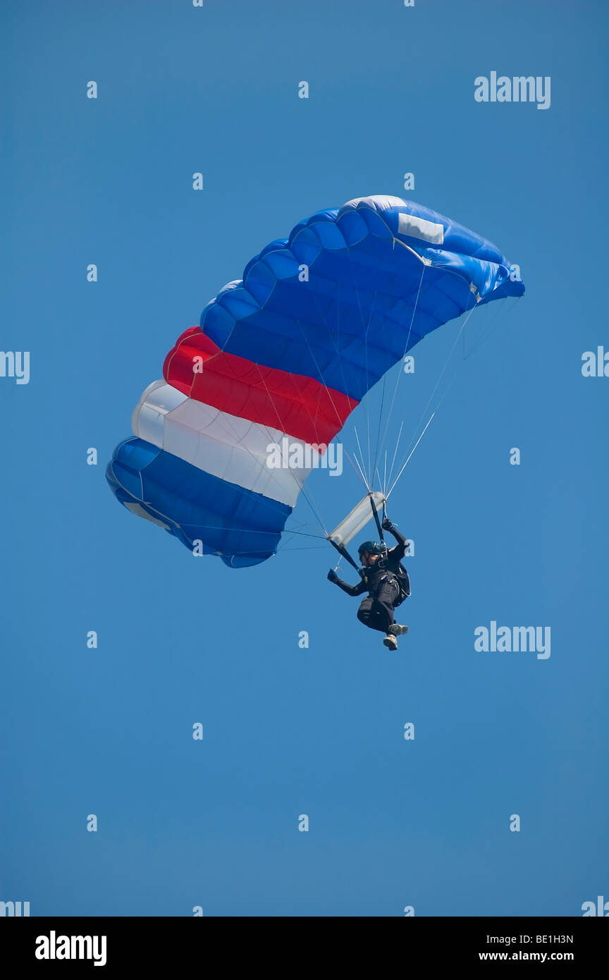 Skydiver ride hi-res stock photography and images - Alamy