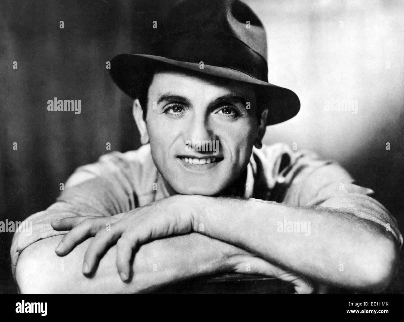 ARTHUR TRACY - US singer (1899-1997) popularly known as the Street ...