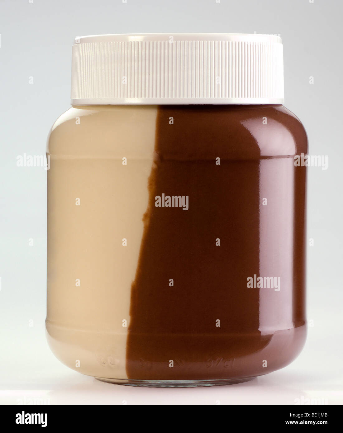 Jar of chocolate spread Stock Photo - Alamy