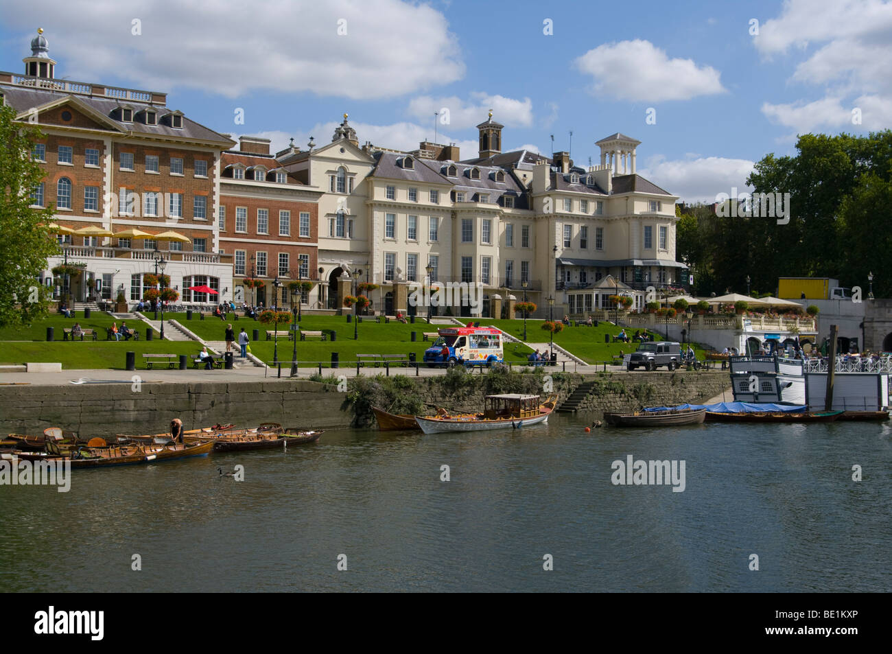 Riverside terrace hi-res stock photography and images - Alamy