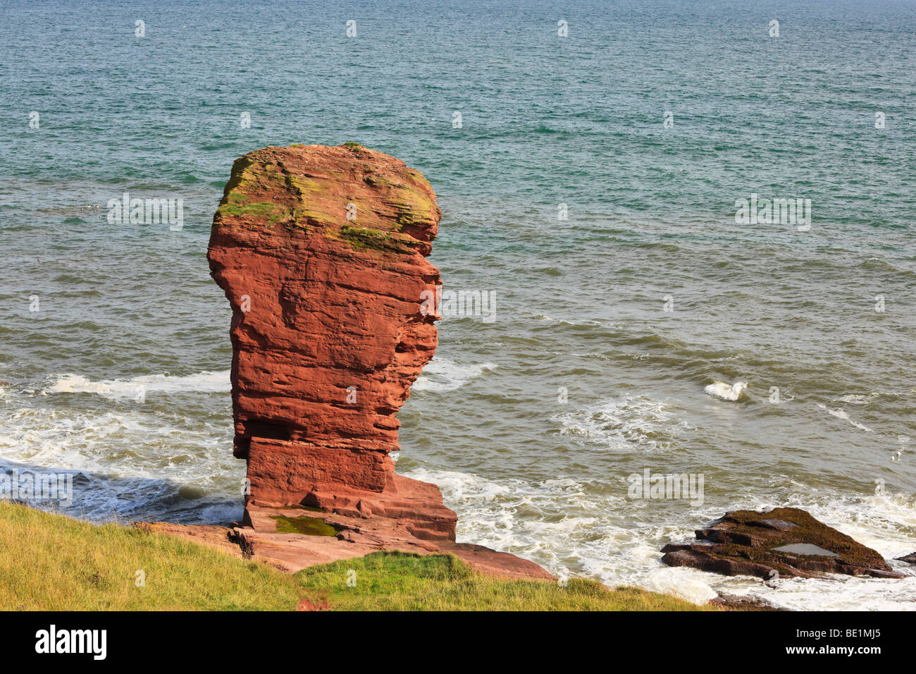 Scottish sea stack hi-res stock photography and images - Alamy