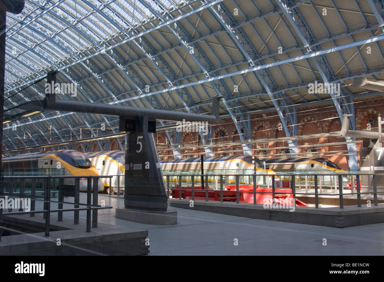 St Pancras Station Eurostar Terminal London England Stock Photo - Alamy