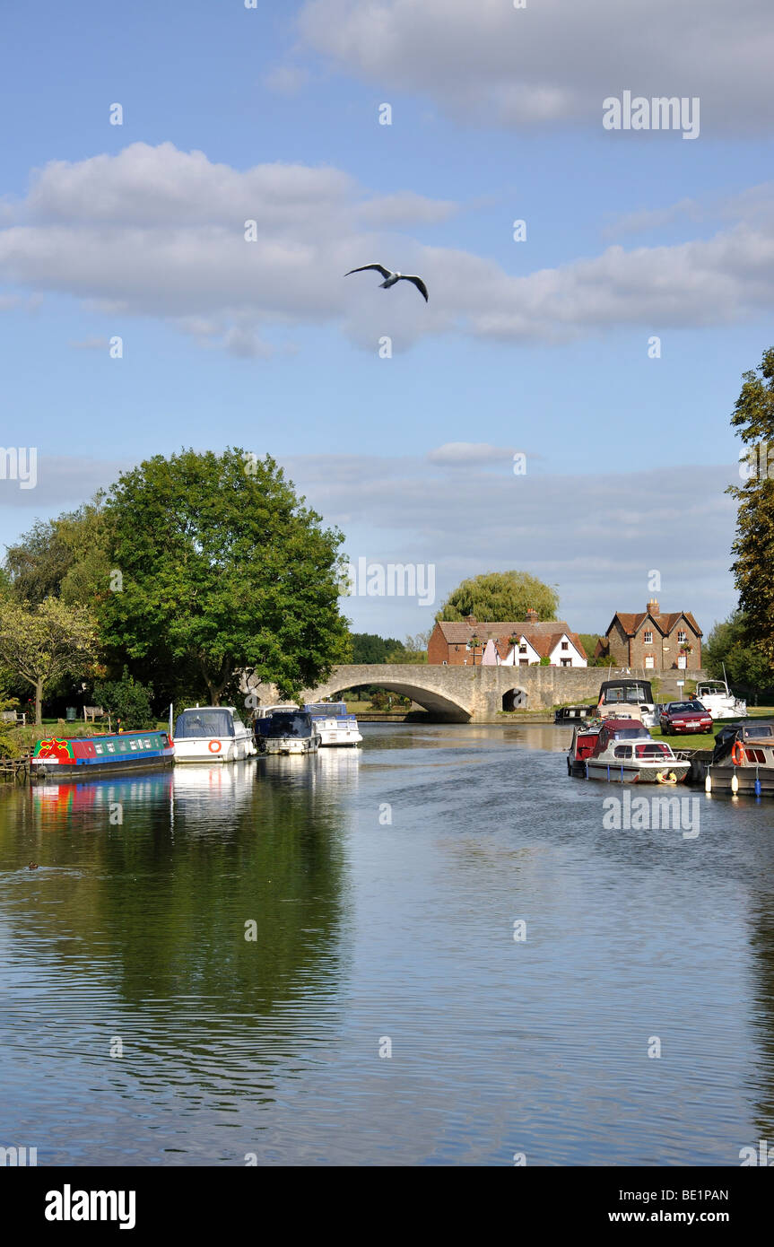 Abingdon Bridge over River Thames, Abingdon-on-Thames, Oxfordshire ...