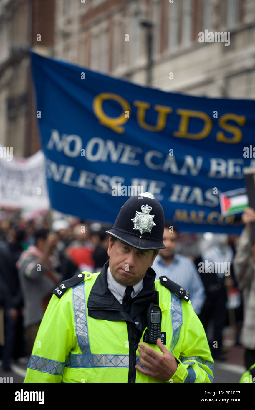 Quds force hi-res stock photography and images - Alamy