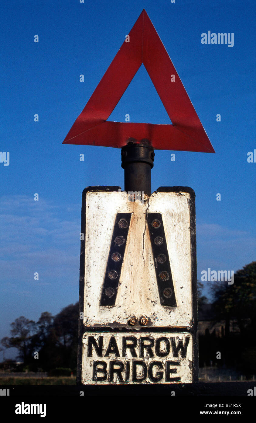 Bridge Warning Sign High Resolution Stock Photography and Images - Alamy