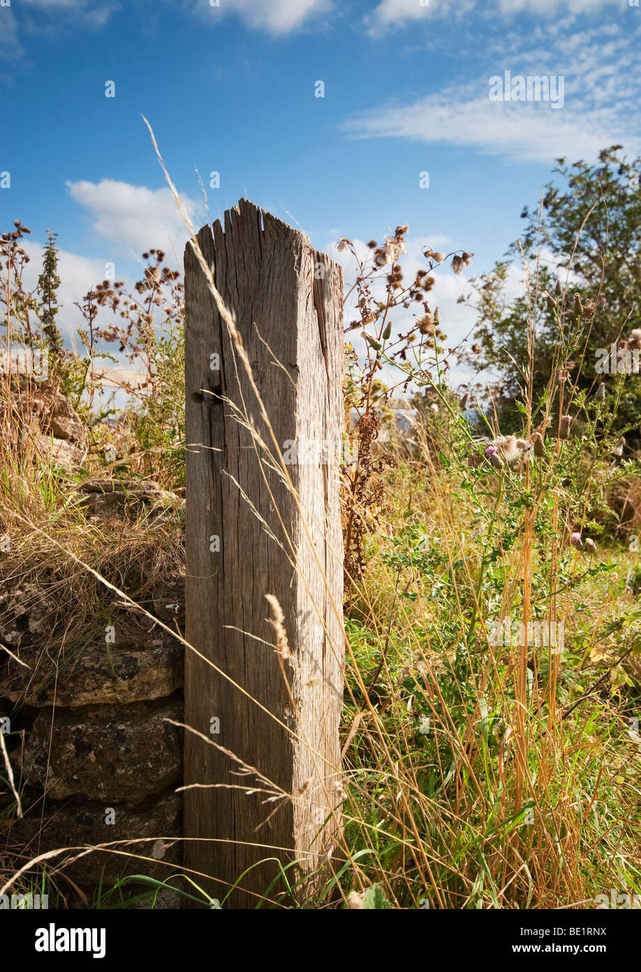 Old stone gatepost hi-res stock photography and images - Alamy