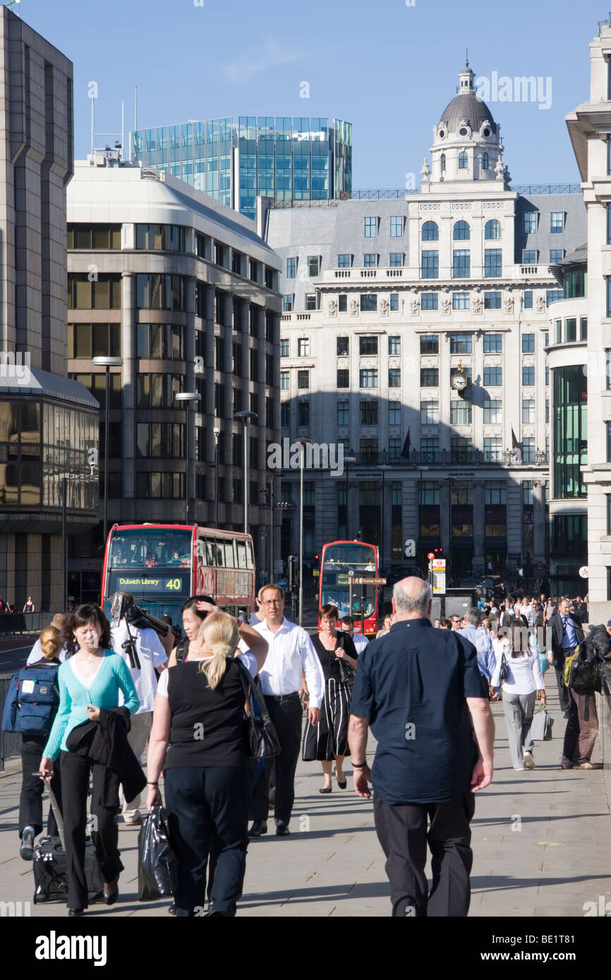 Office workers crossing london hi-res stock photography and images - Alamy