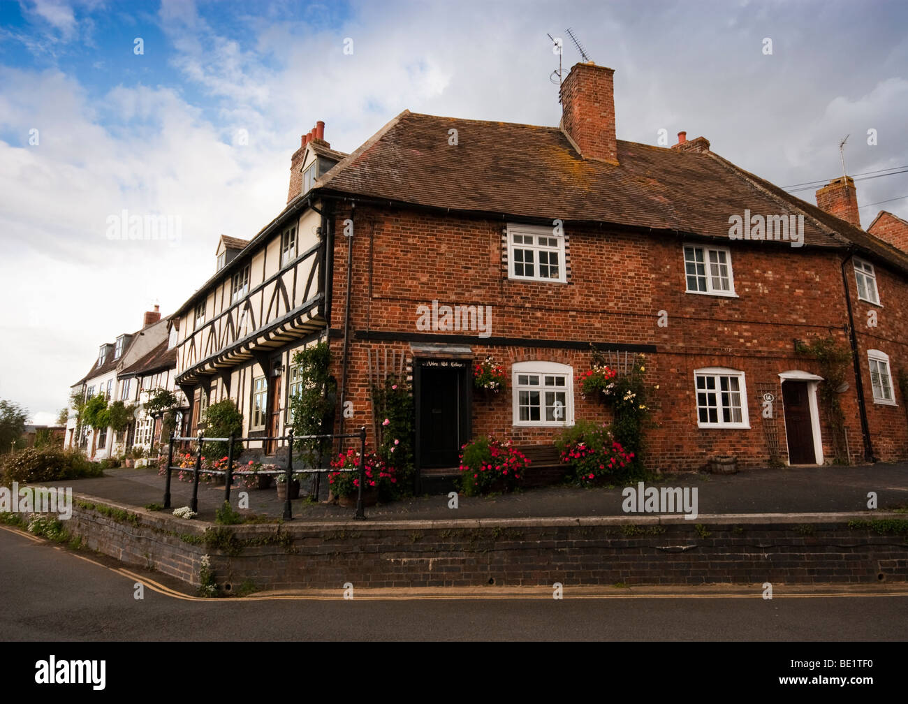 Mill cottage hi-res stock photography and images - Alamy