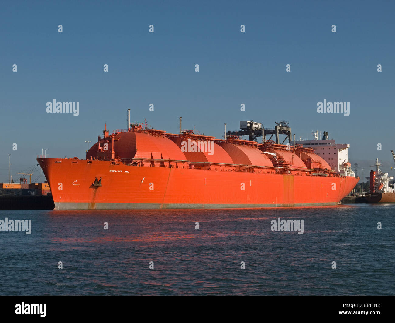 Liquid gas tanker hi-res stock photography and images - Alamy