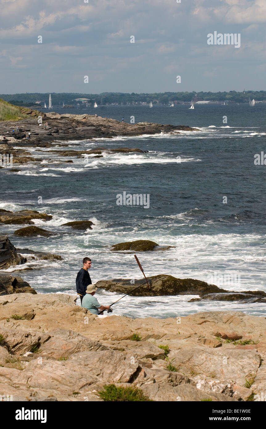 Shoreline with sailboat hi-res stock photography and images - Alamy