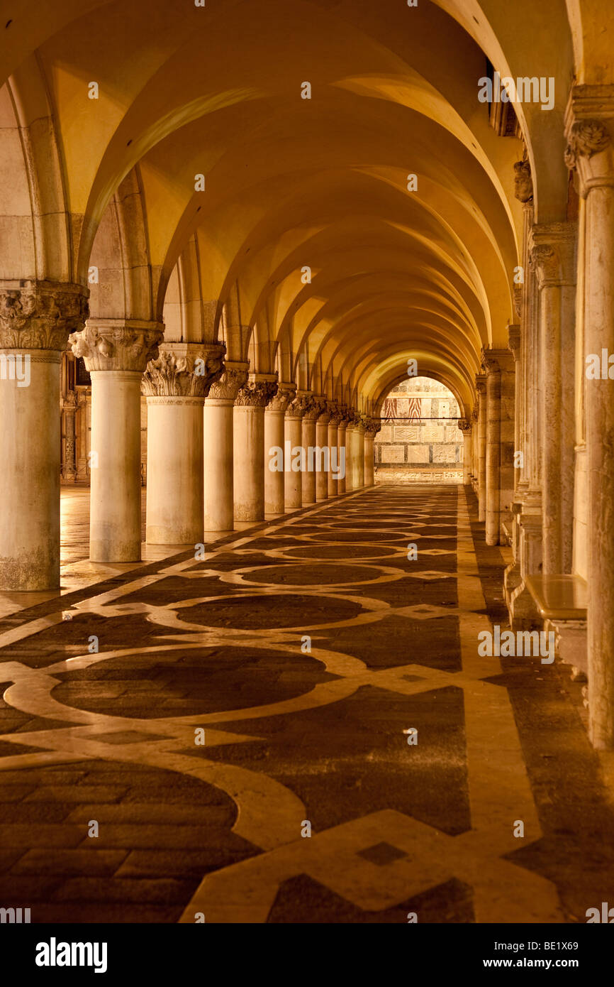 Arched ceiling and columns at night, Ducal Palace, Venice Italy Stock ...