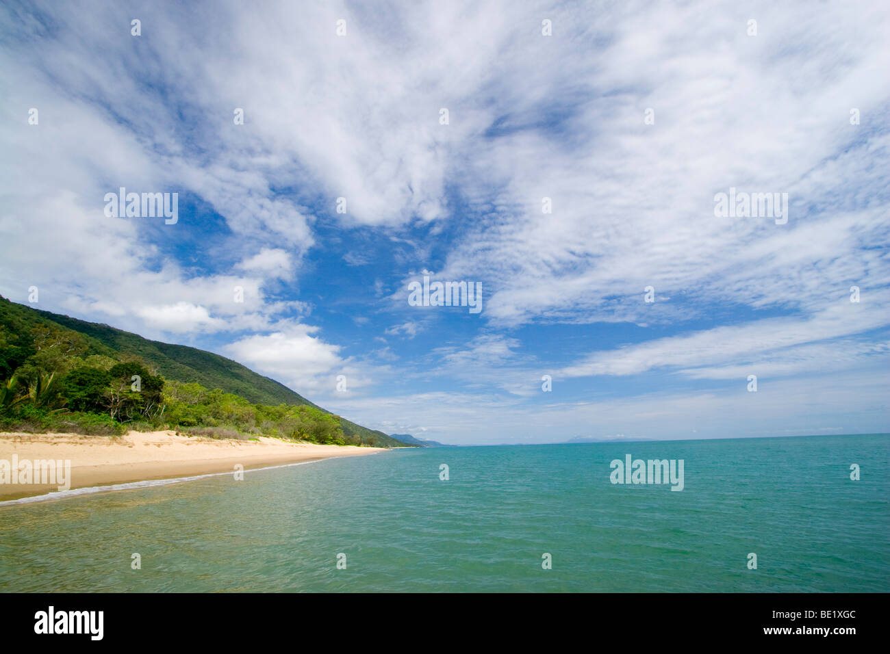 The tropical waters of Ellis Beach, north of Cairns, Queensland ...