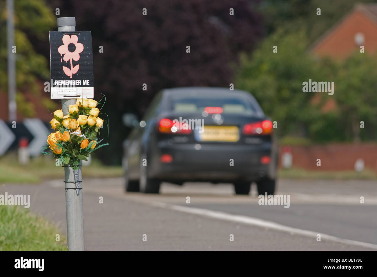 Roadside memorial sign to a road traffic accident victim Stock Photo ...