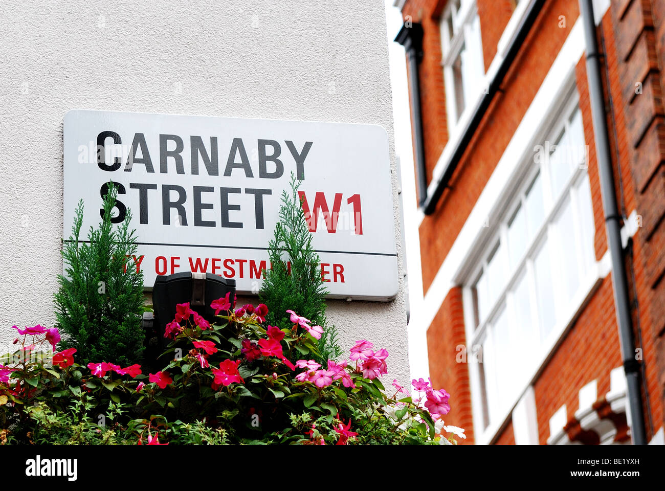 Carnaby street sign hi-res stock photography and images - Alamy