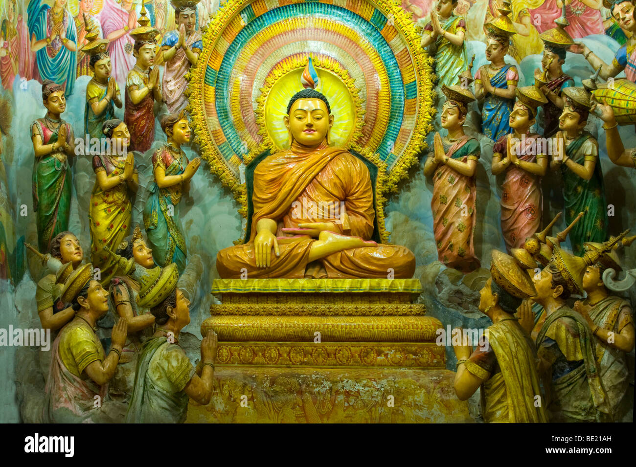 Statues of lord buddha hi-res stock photography and images - Alamy
