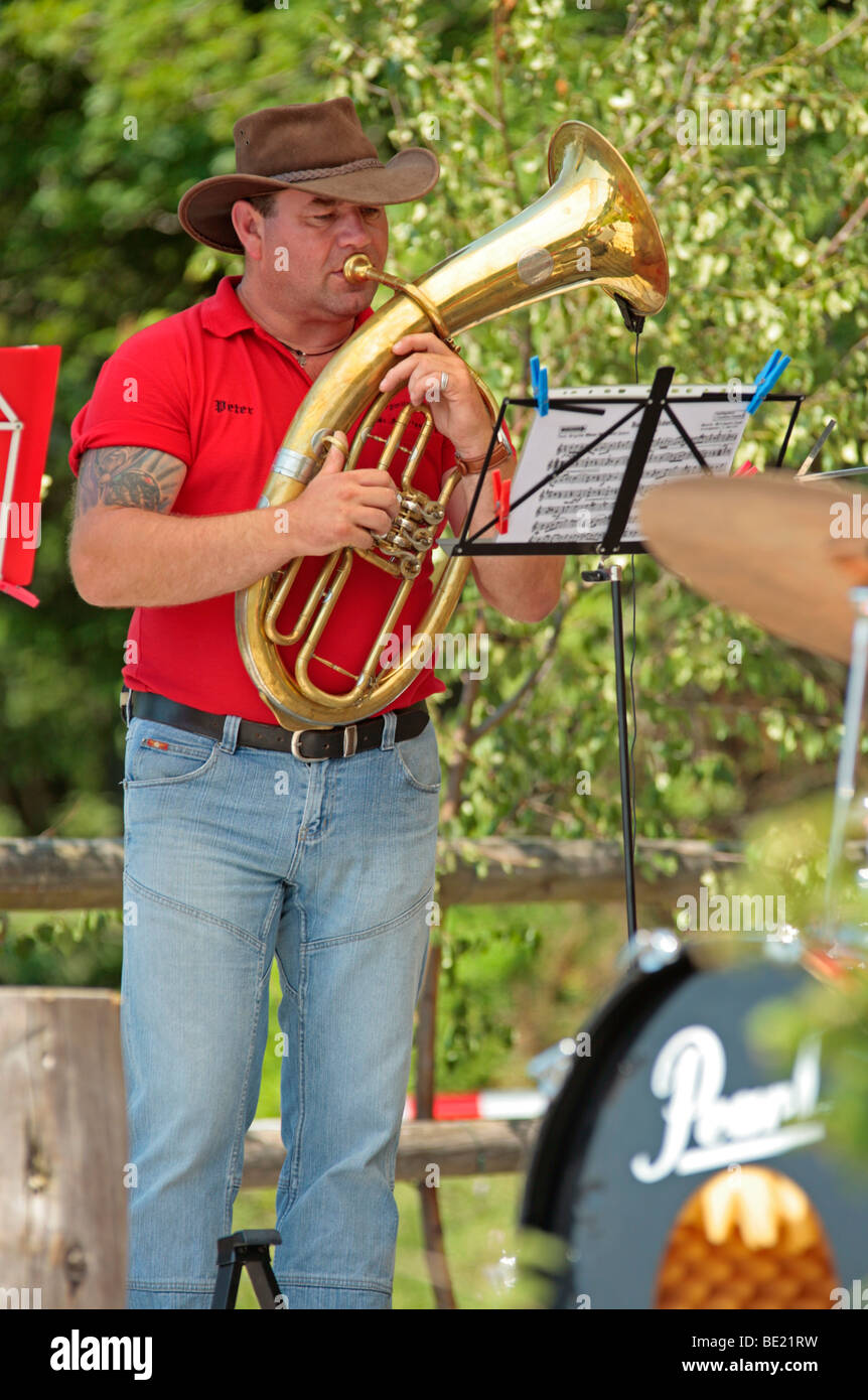 Baritone instrument hi-res stock photography and images - Alamy