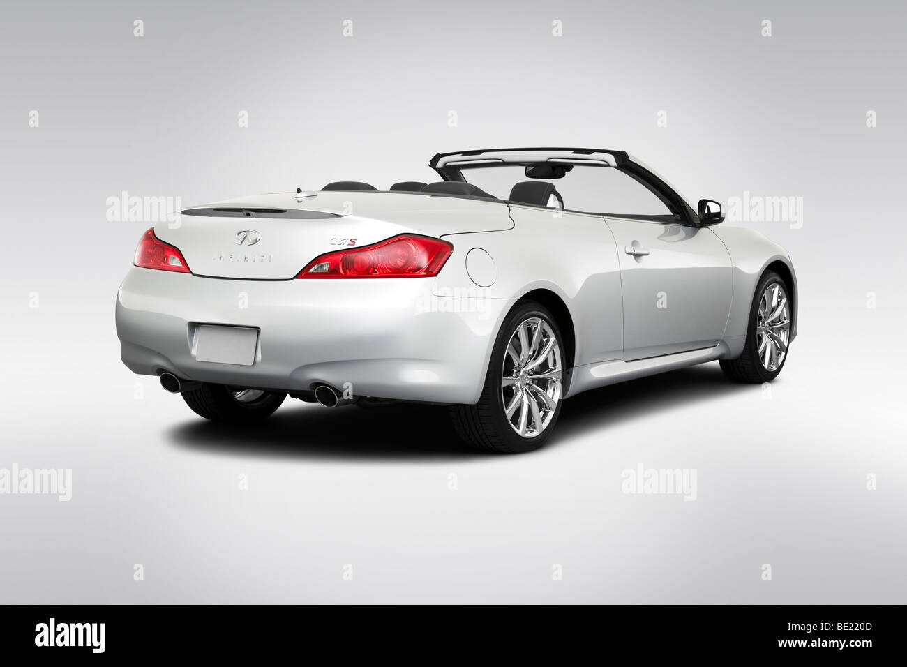 Nissan Infiniti G Convertible Stock Photo - Alamy