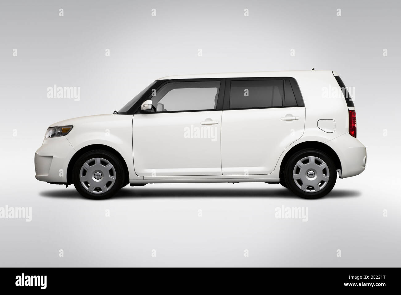 2010 Toyota Scion White