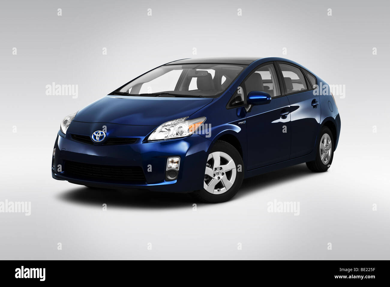 Toyota prius hybrid side view hi-res stock photography and images - Alamy