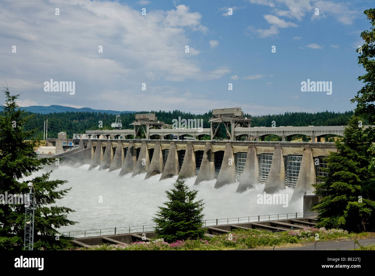 Bonneville Dam on Columbia River Oregon Stock Photo - Alamy
