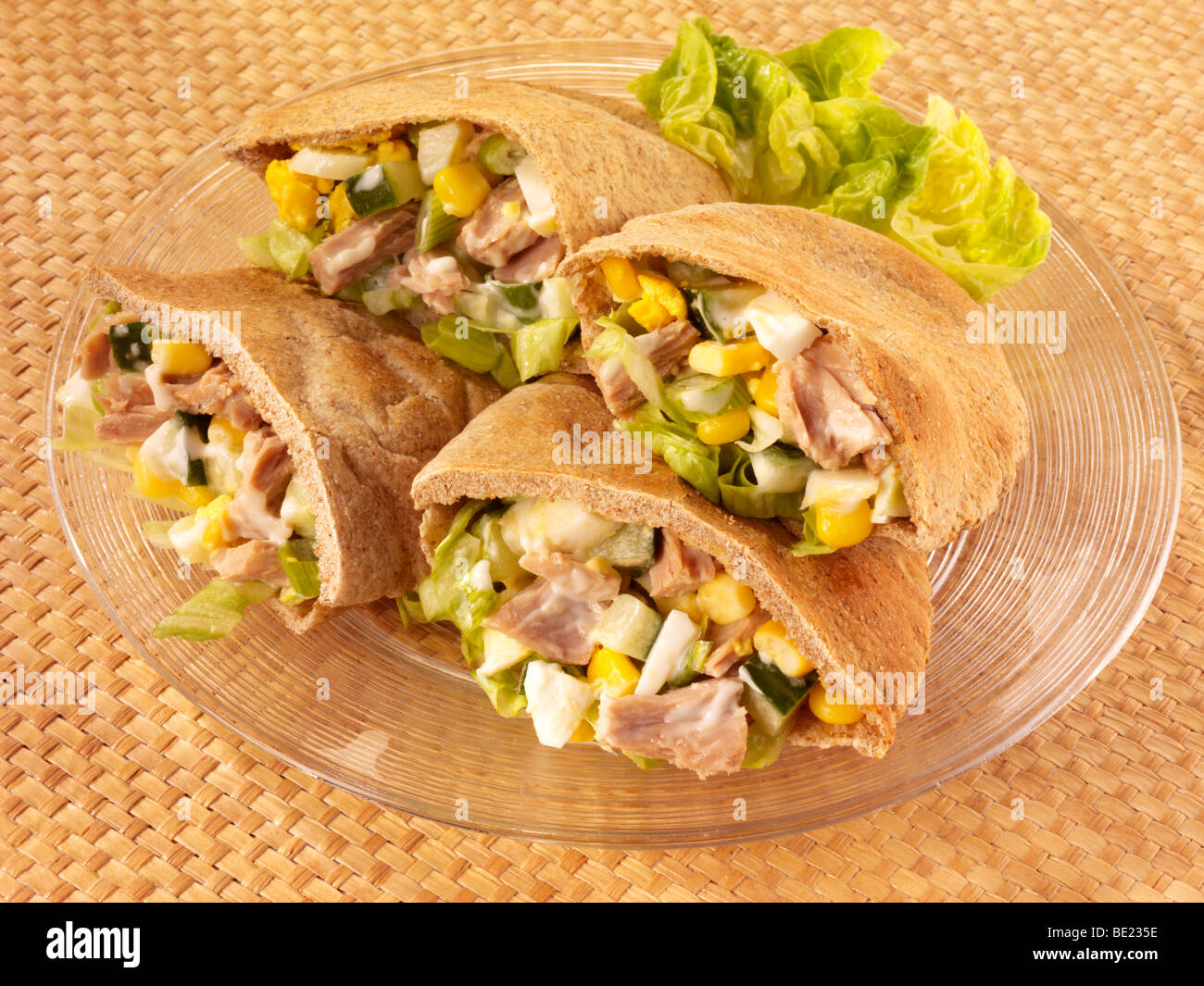 Fish pitta bread hi-res stock photography and images - Alamy