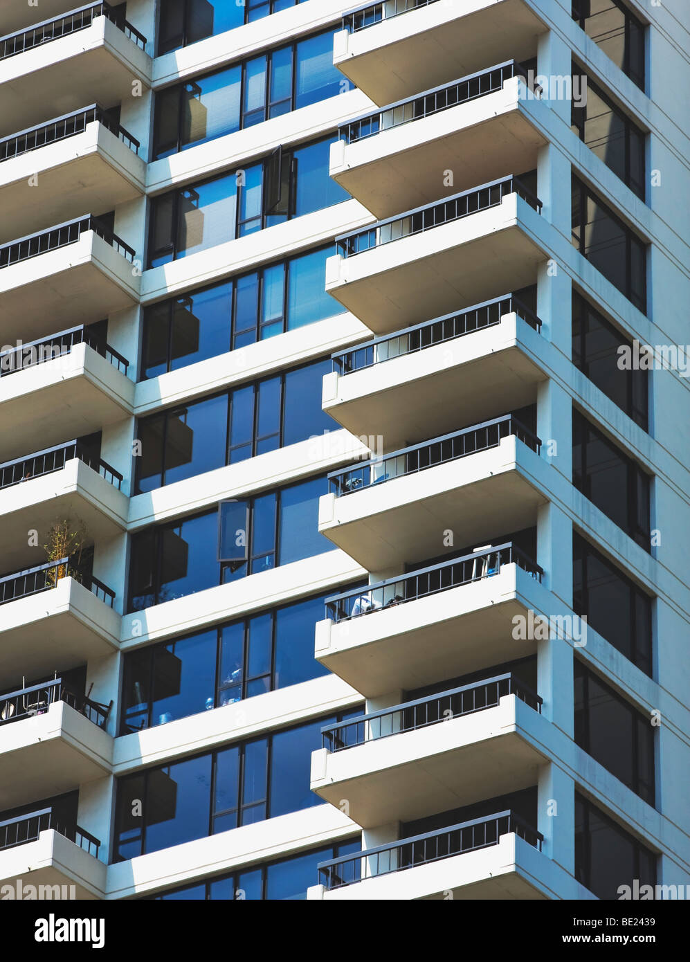 Condominium architecture hi-res stock photography and images - Alamy