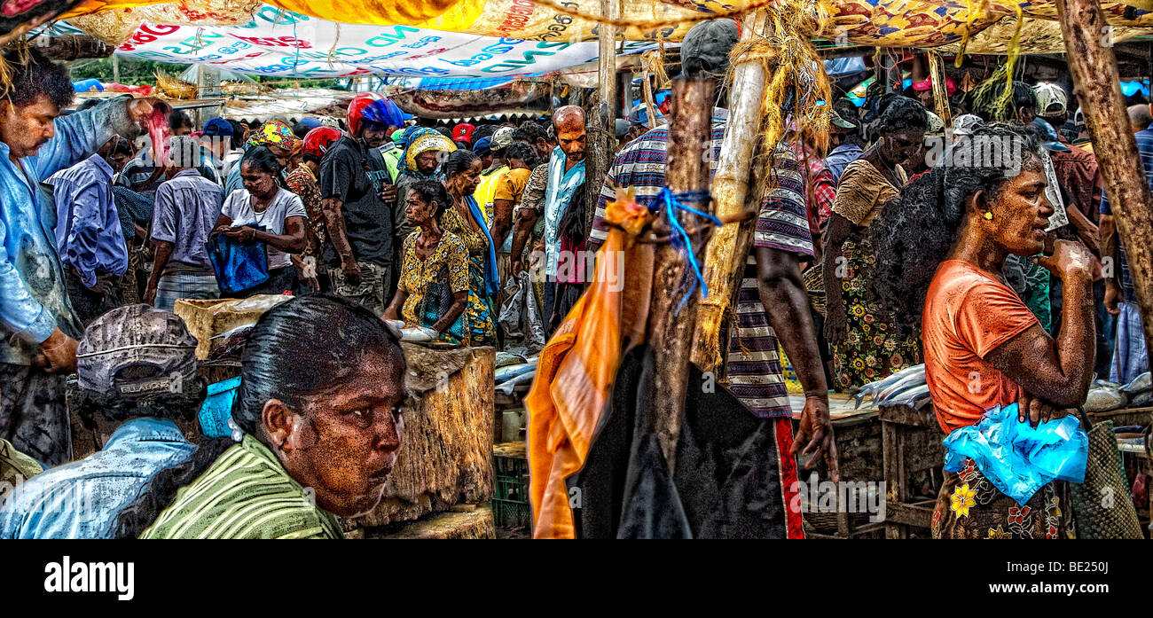 a crowded island fish market Stock Photo - Alamy