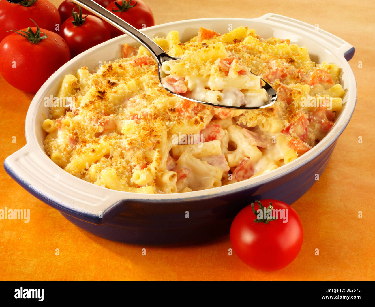 Creamy macaroni and cheese hi-res stock photography and images - Alamy