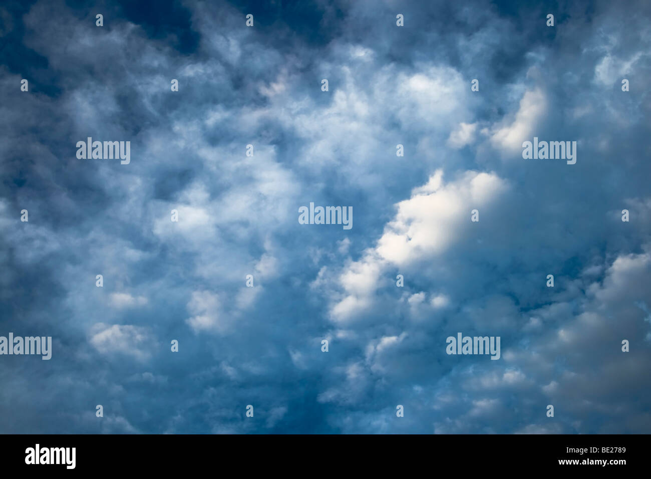 Altocumulus and cumulus hi-res stock photography and images - Alamy