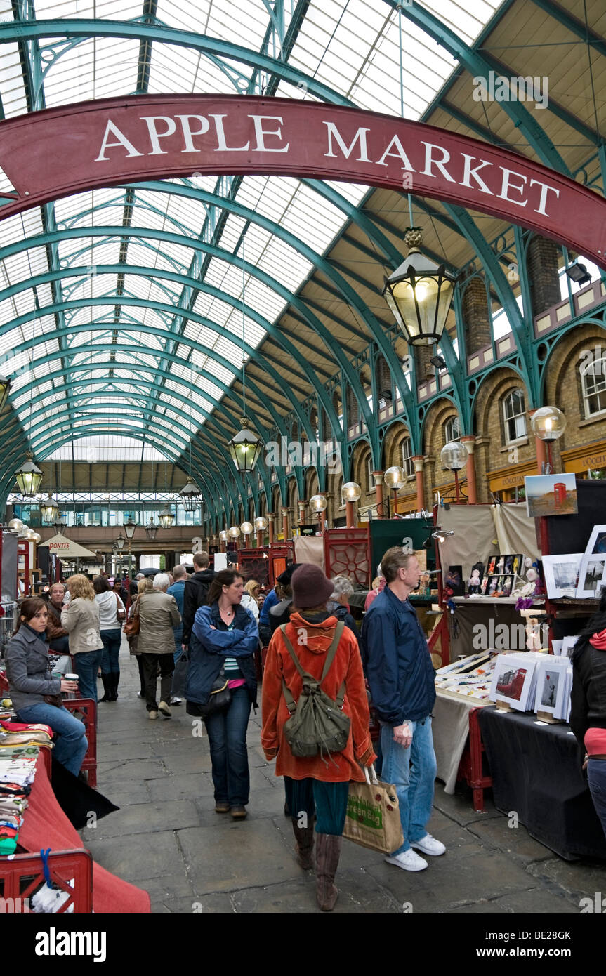 Interior of covent garden market hi-res stock photography and images ...