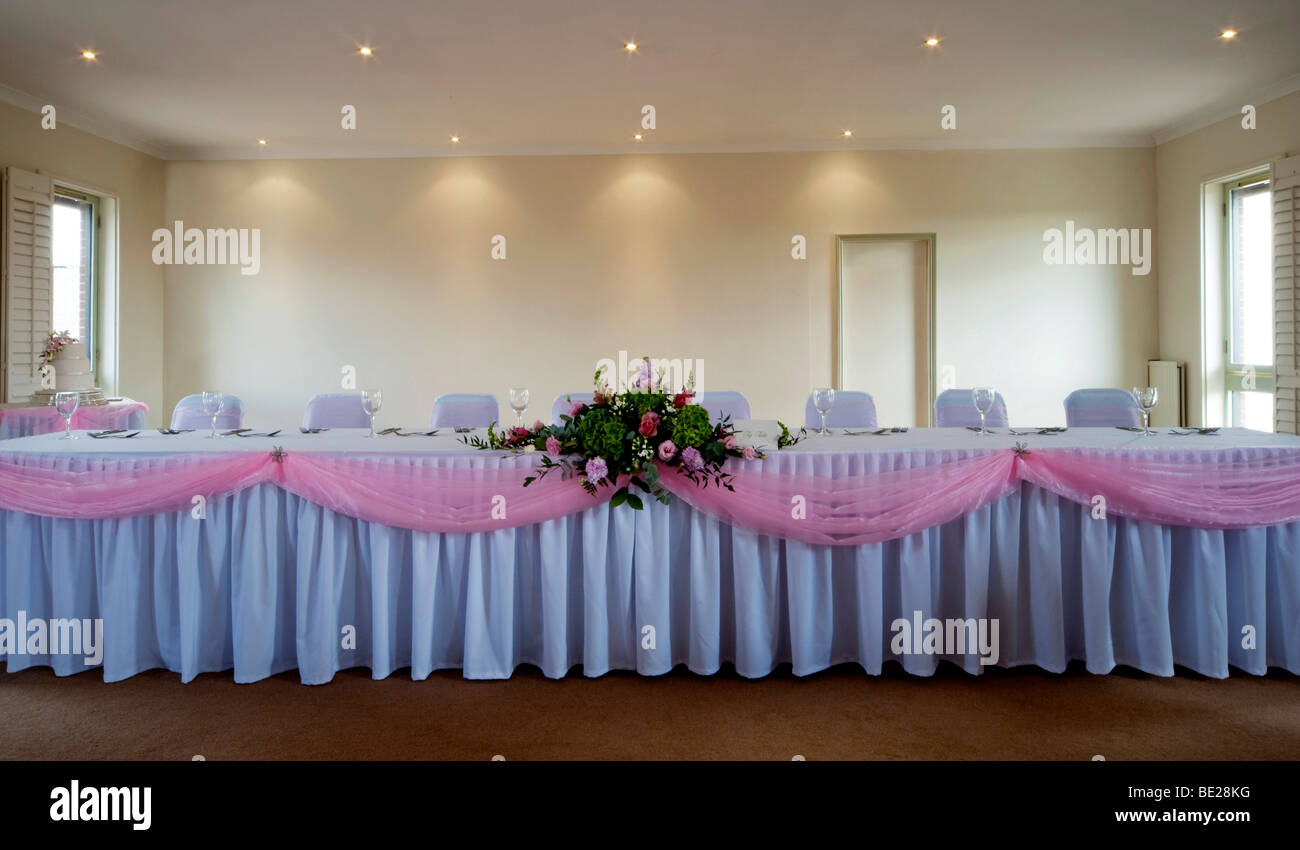 Top table wedding hi-res stock photography and images - Alamy