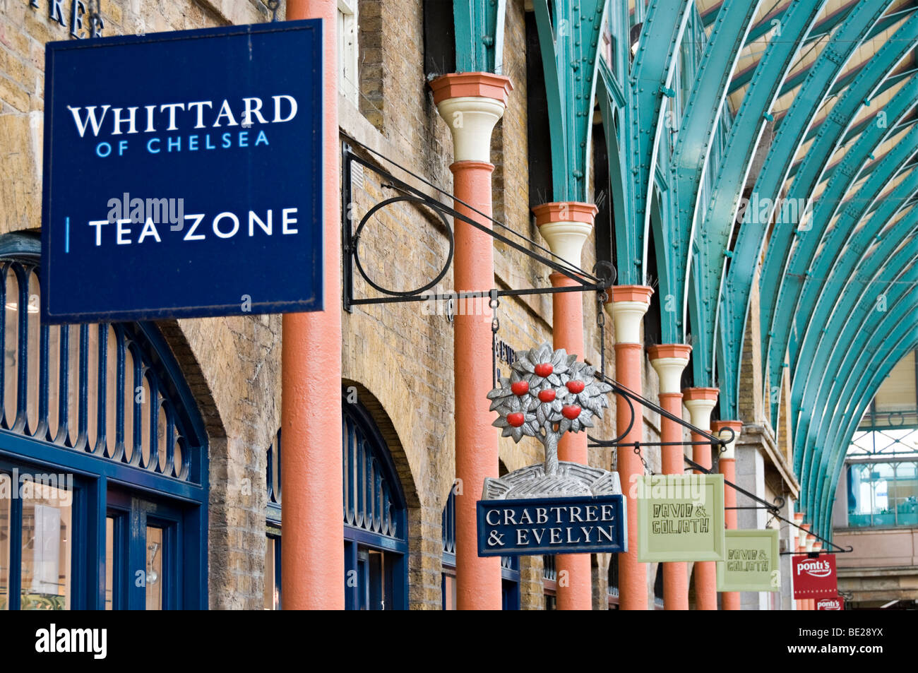 Shop signs hi-res stock photography and images - Alamy