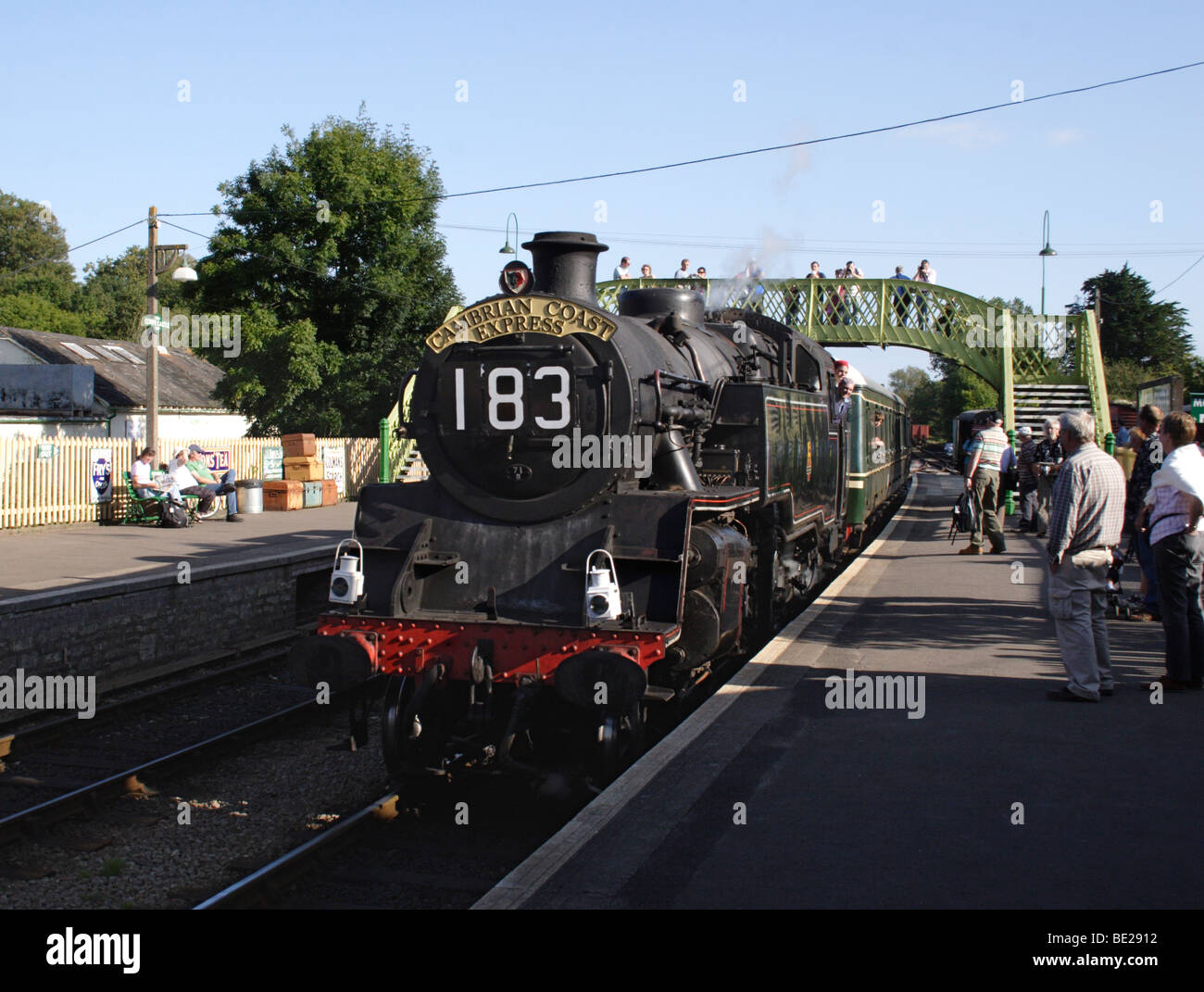 Standard 4 tank hi-res stock photography and images - Alamy