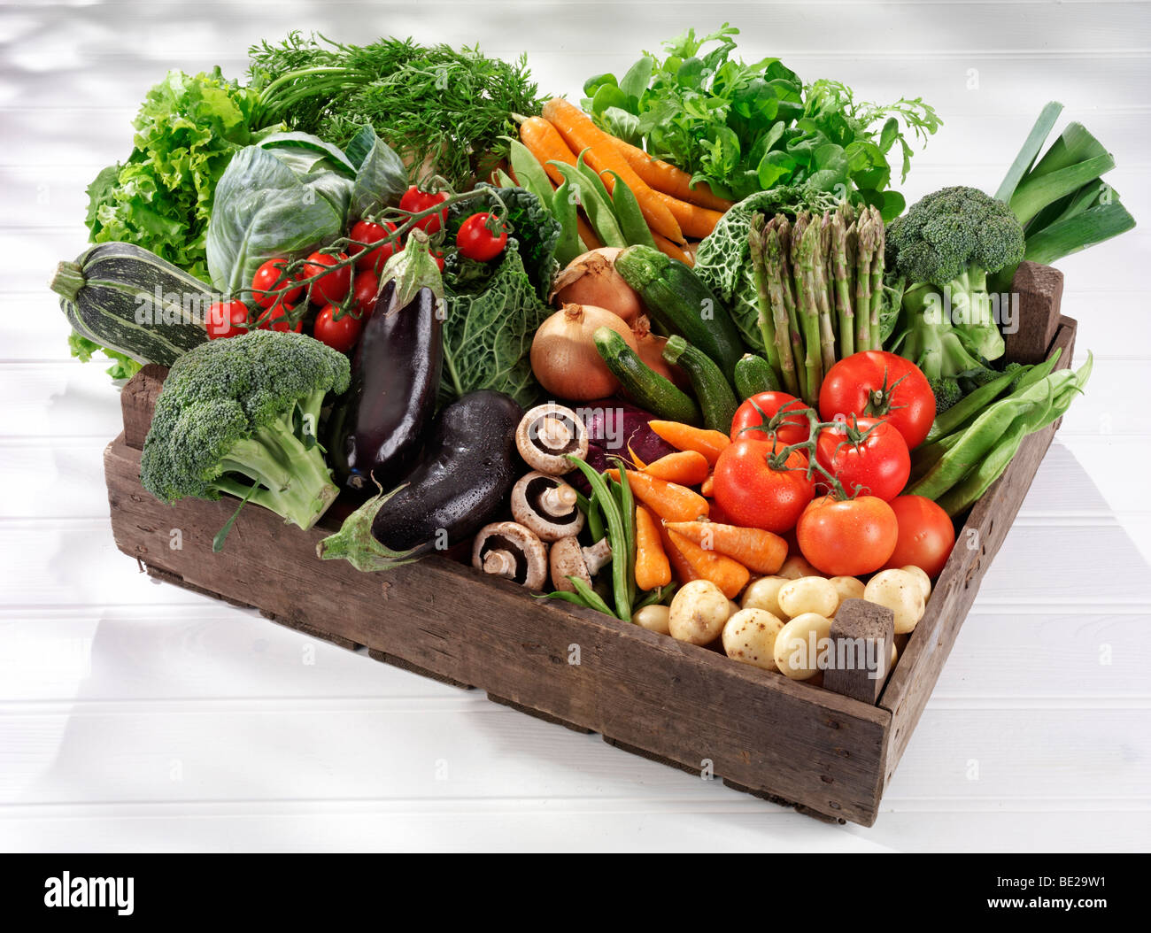 BOX OF FRESH VEGETABLES Stock Photo - Alamy