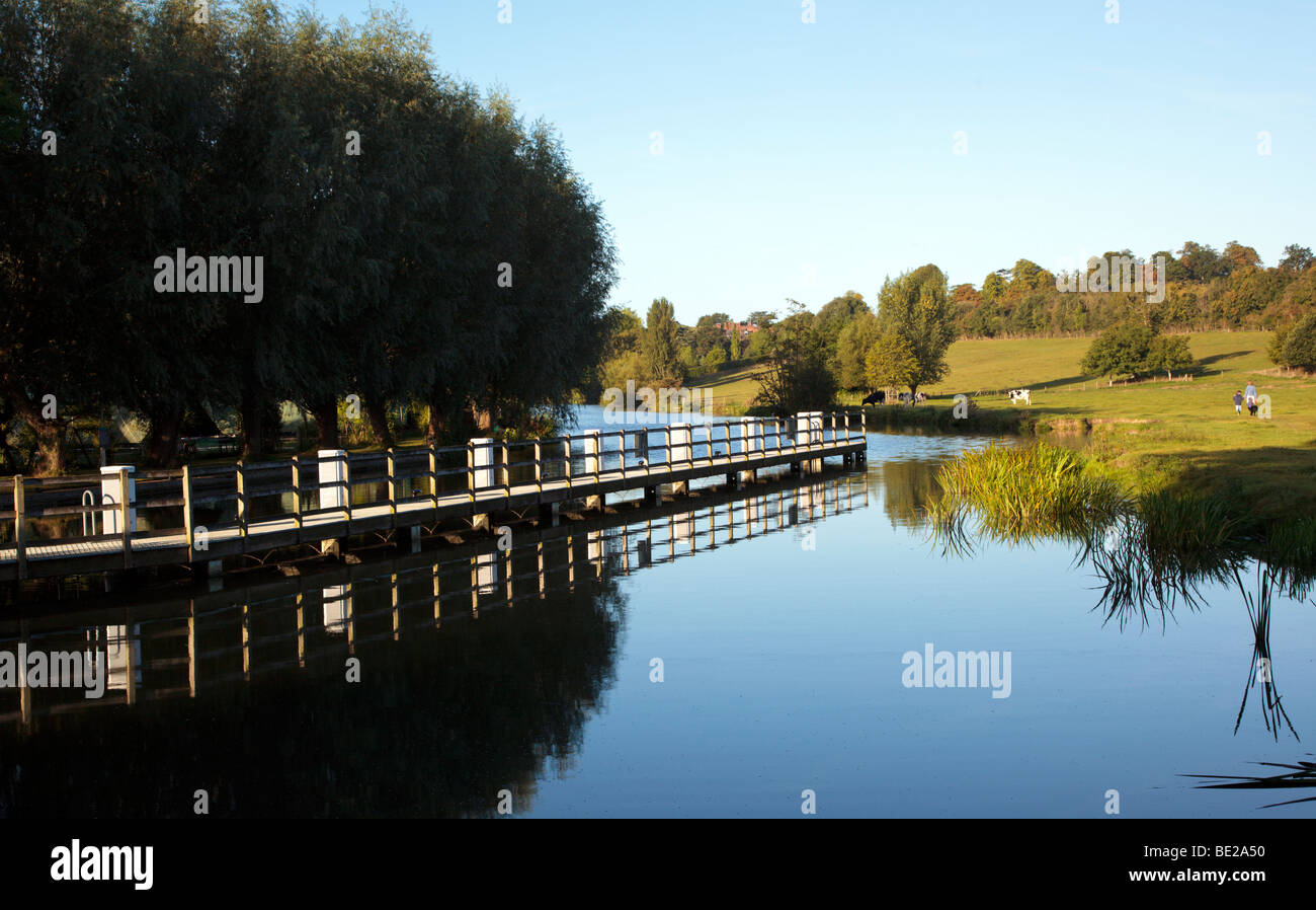 Shiplake Lock Oxfordshire England UK on an early September morning ...