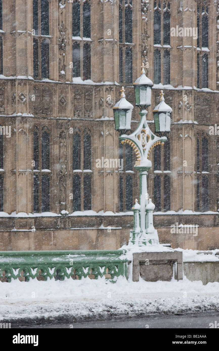 Decorative lamp post hi-res stock photography and images - Alamy