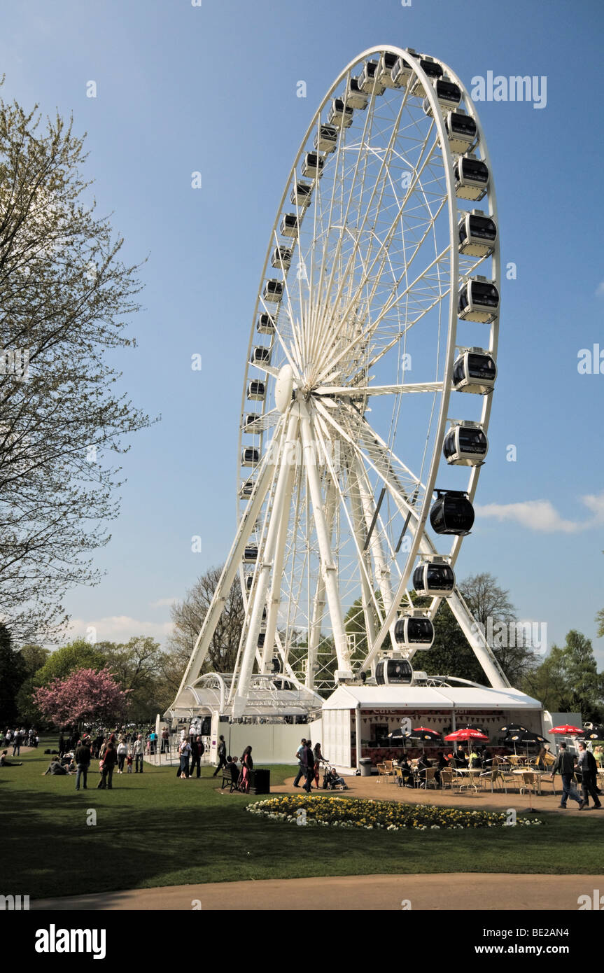 Windsor wheel hi-res stock photography and images - Alamy