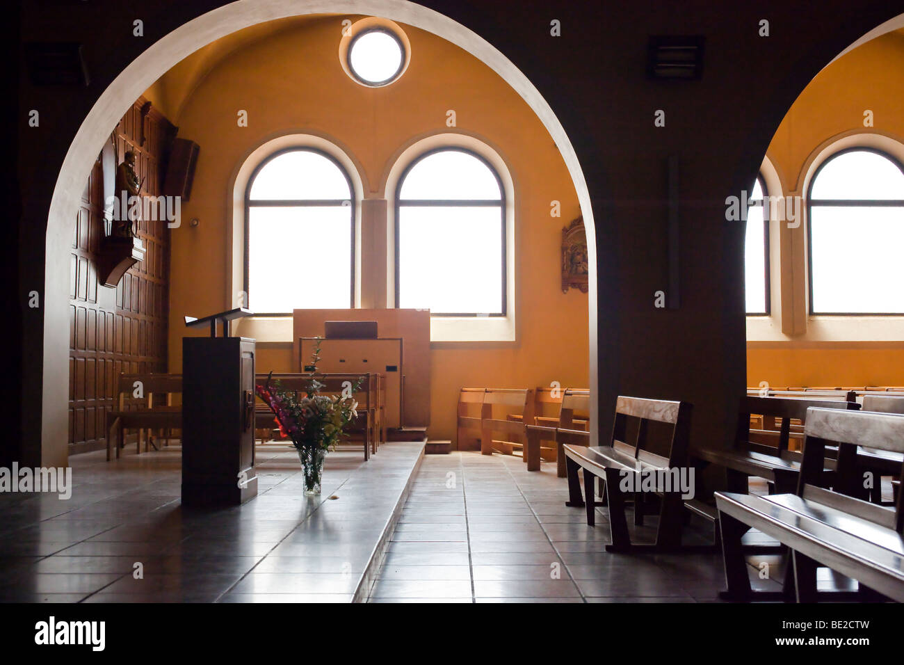 Altar architecture hi-res stock photography and images - Alamy