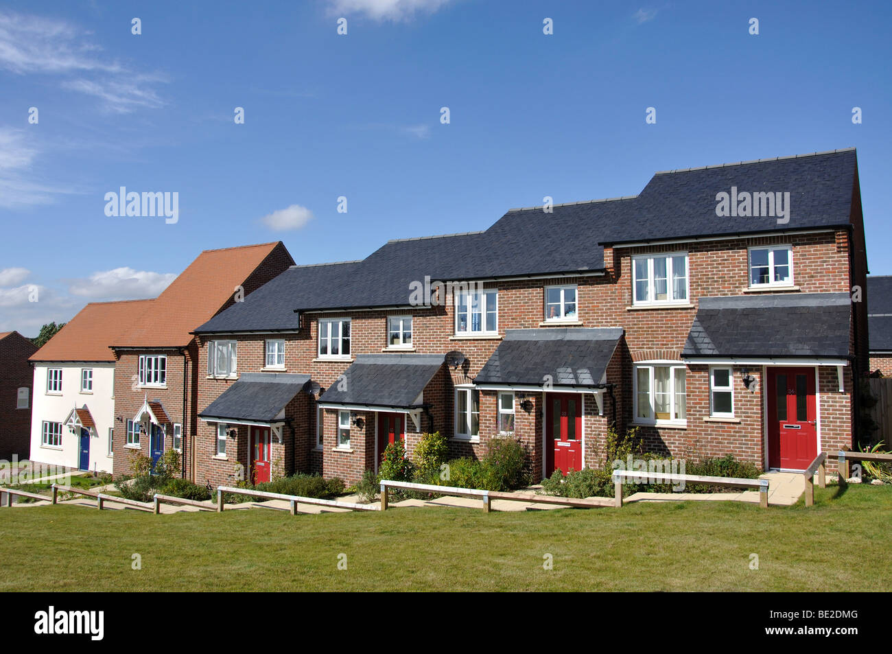 Row of cottages, Overton Hill Housing Estate, Overton, Hampshire ...