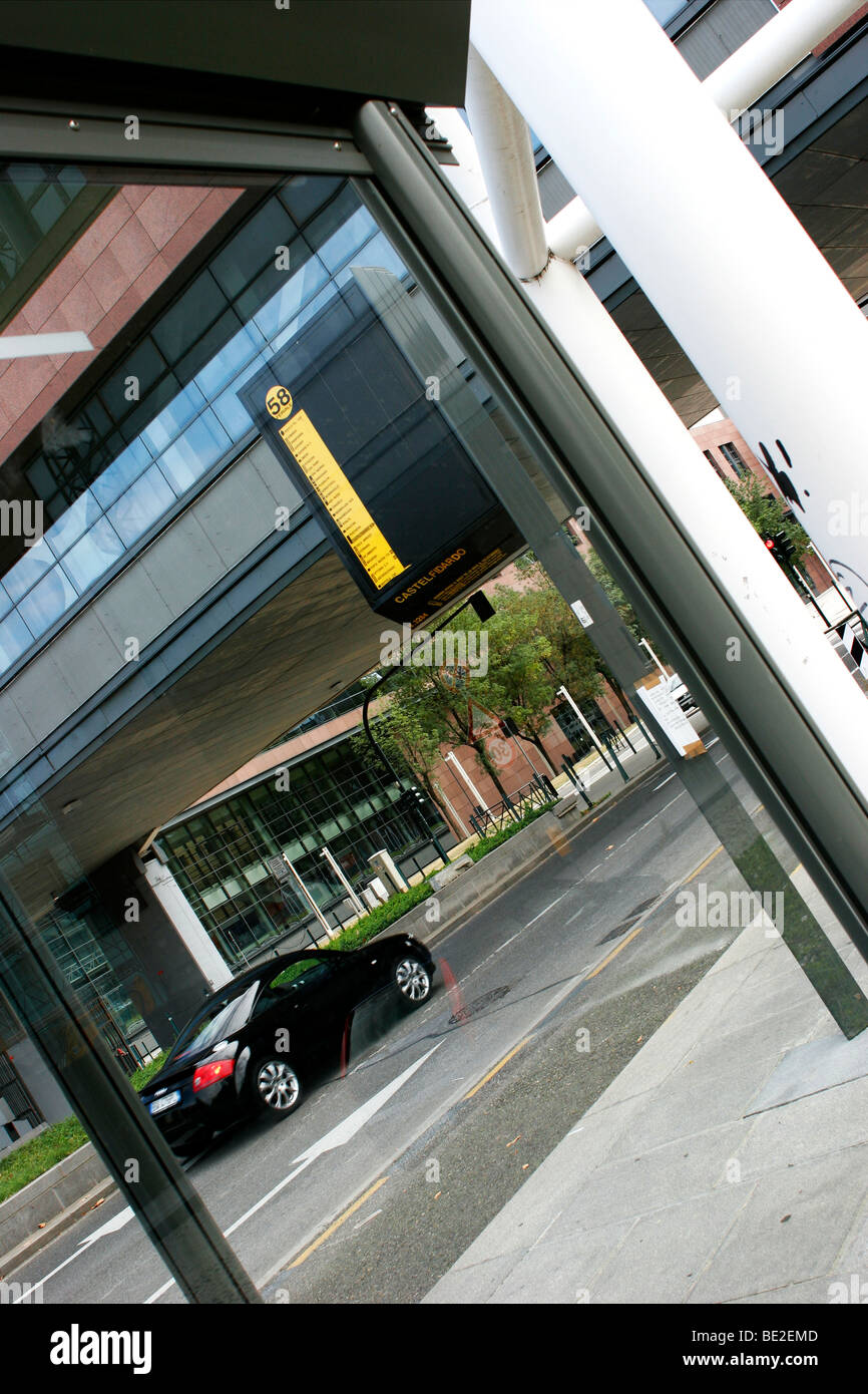 Semaforo verticale hi-res stock photography and images - Alamy