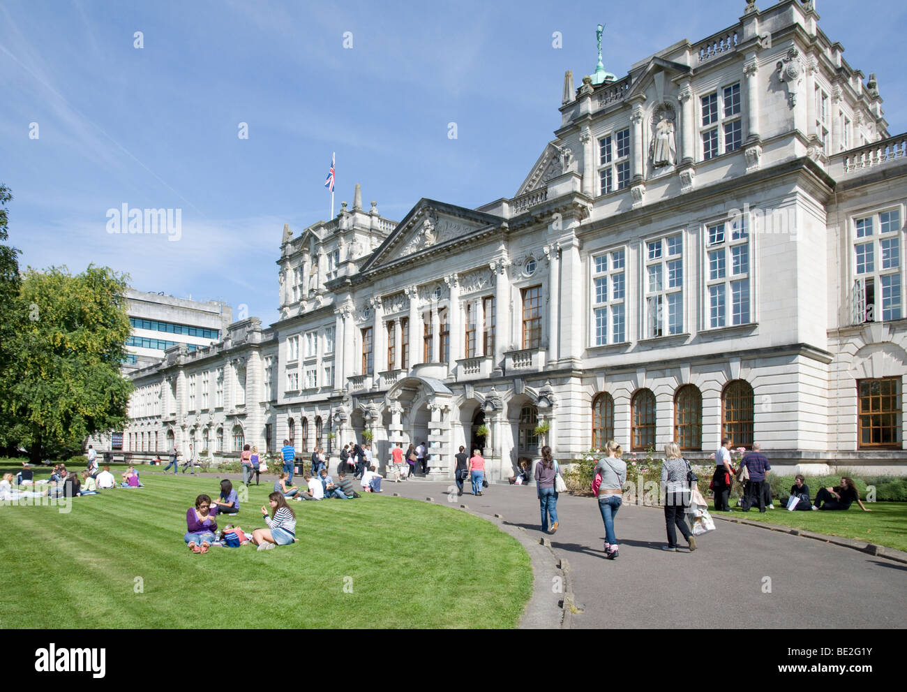 Cardiff university and students hi-res stock photography and images - Alamy