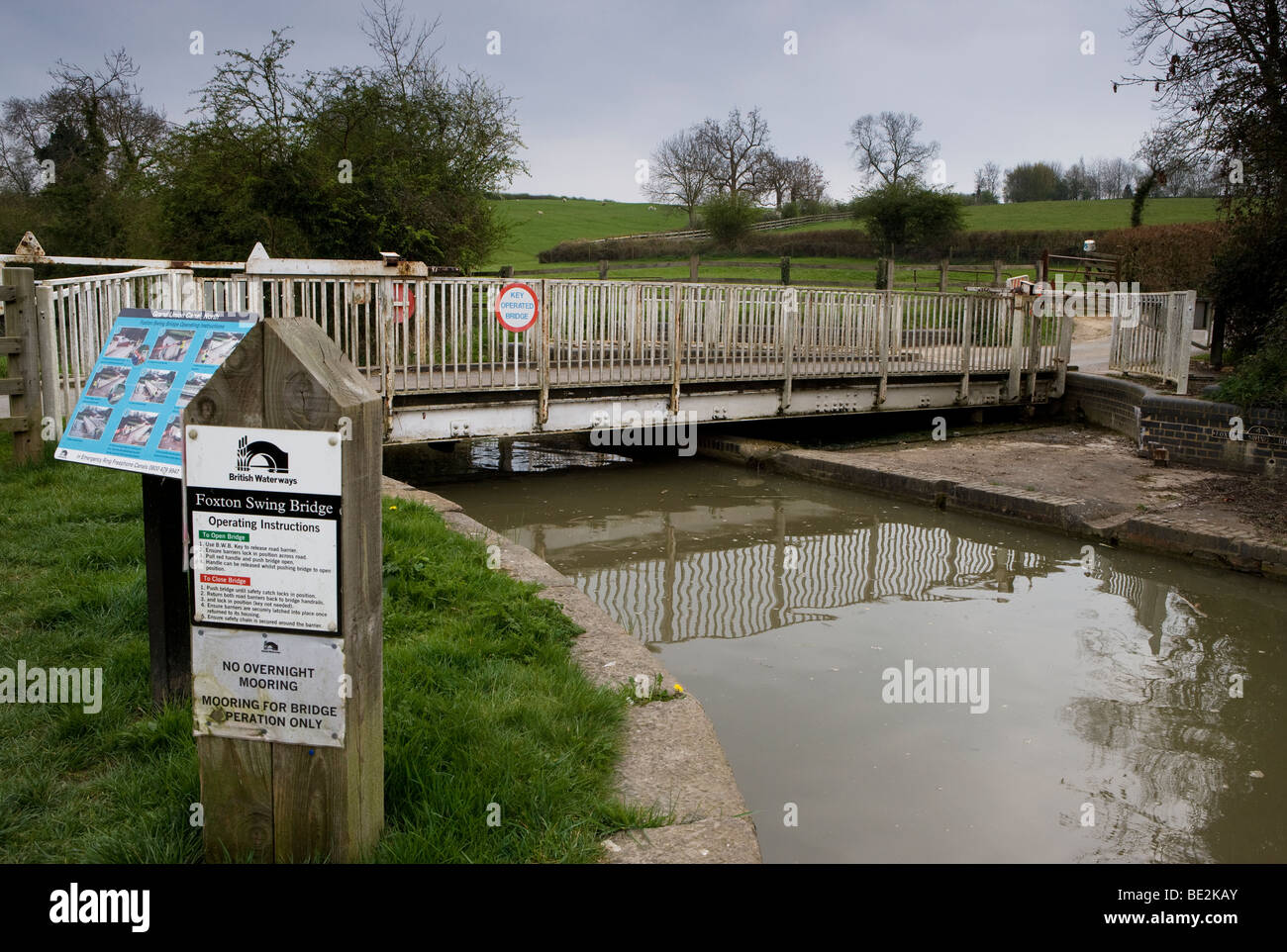 Swing bridge sign hi-res stock photography and images - Alamy
