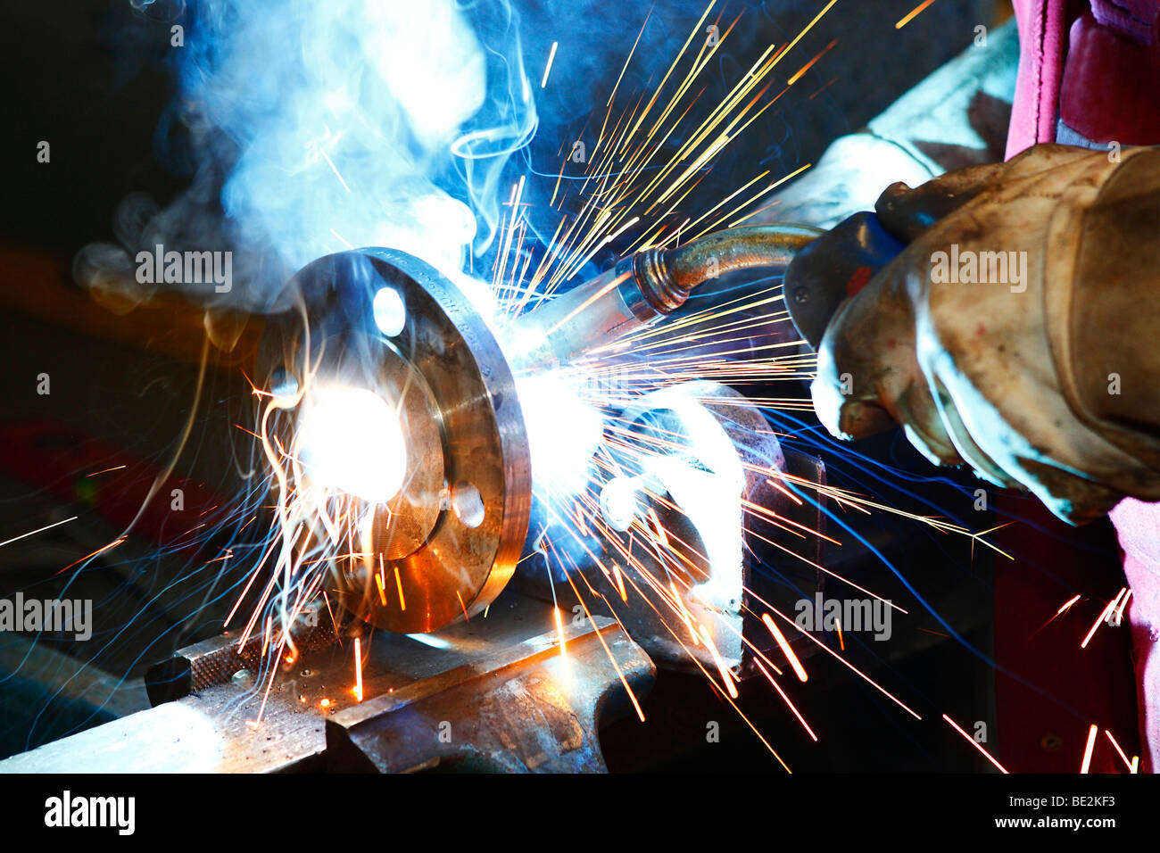 Welding stations hi-res stock photography and images - Alamy