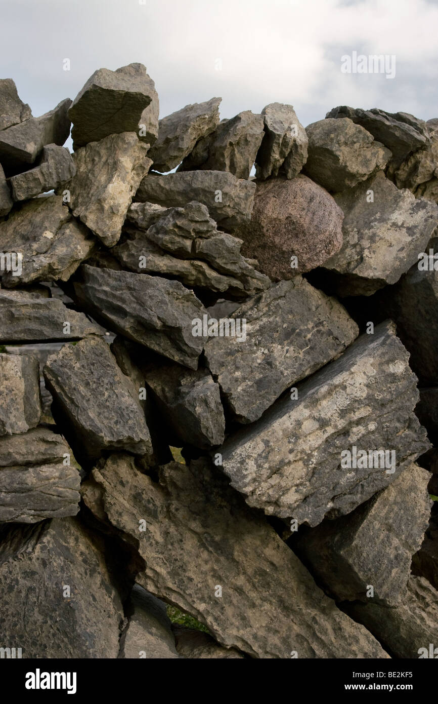 Aran stone wall hi-res stock photography and images - Alamy