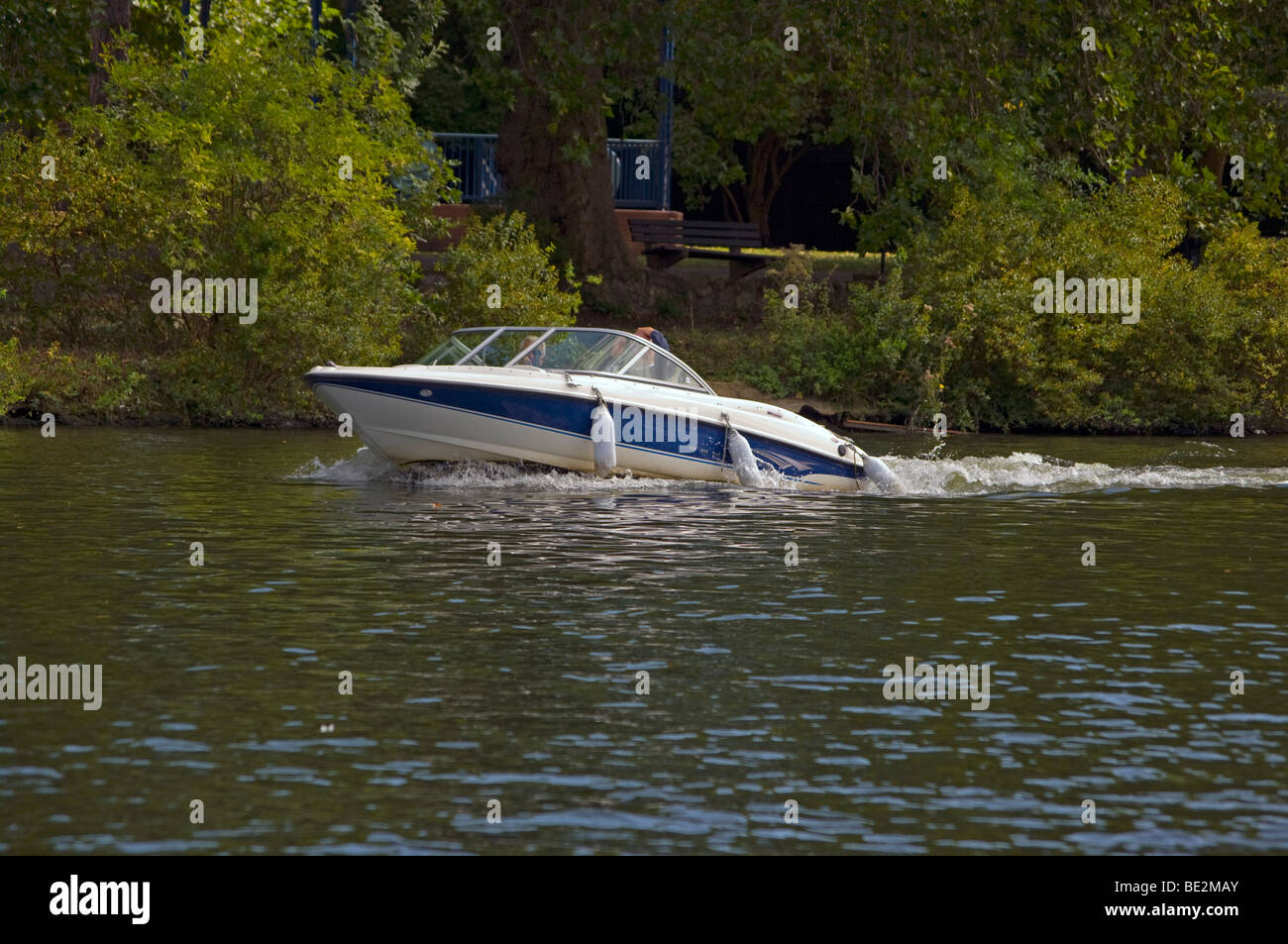 A Speedboat Cruising Down The River Thames Stock Photo - Alamy
