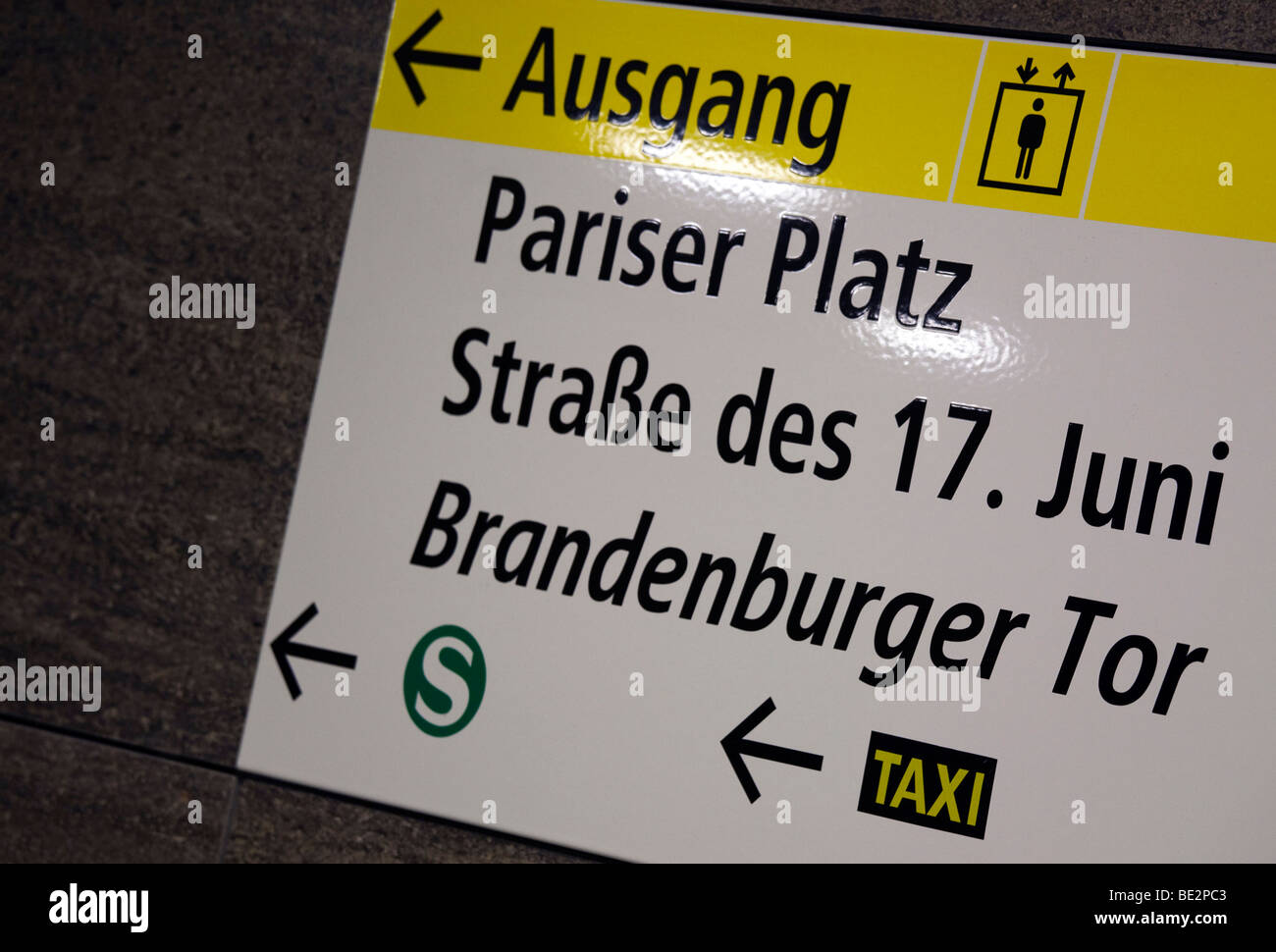 Exit sign berlin hi-res stock photography and images - Alamy